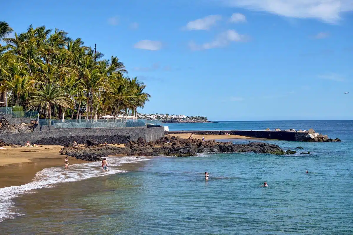 Discover the beautiful Playa Chica | Lanzarote.com